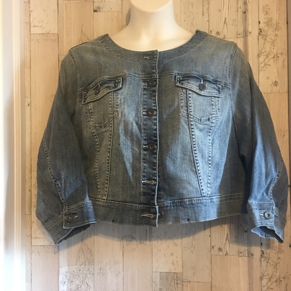 torrid | Jackets & Coats | Nwt Torrid Size 4 Cropped Denim Jacket ...